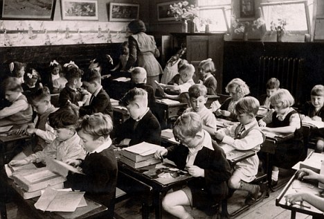 Classroom scene in Walsgrave Colliery School near Coventry in 1952 ...